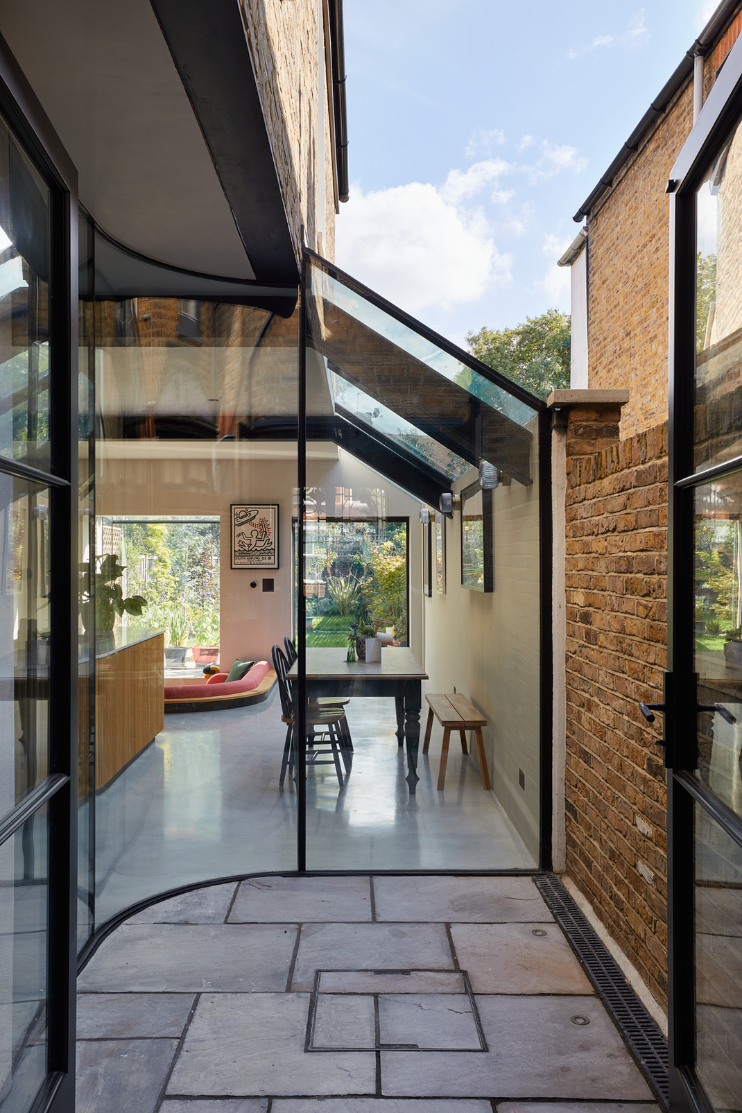 Curved & Shaped Glass Windows | Structured Glazing – FabLight